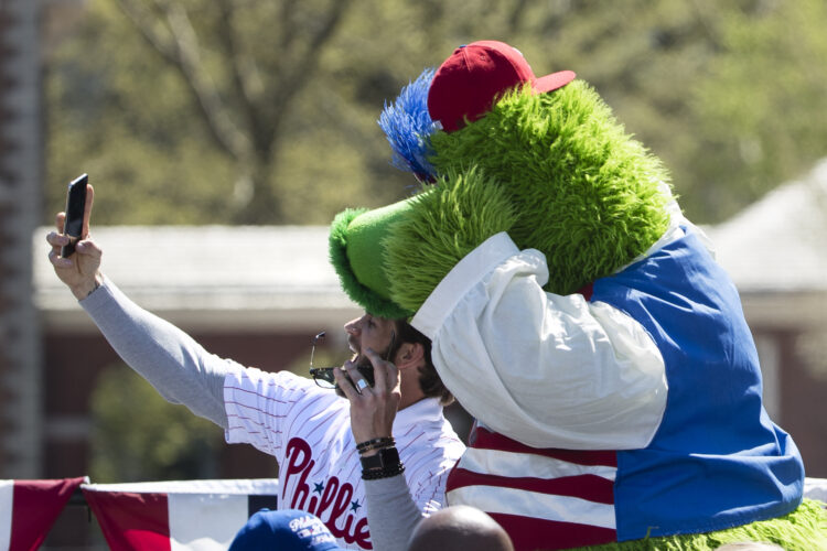 Harper takes his love for the Phillie Phanatic to the next level with a ...